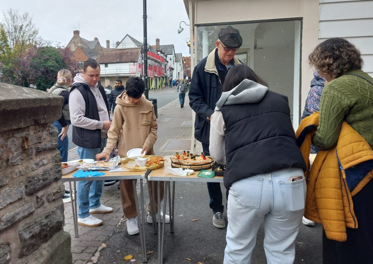 Refugees living in Evesham dole out delightful Middle Eastern dishes ...