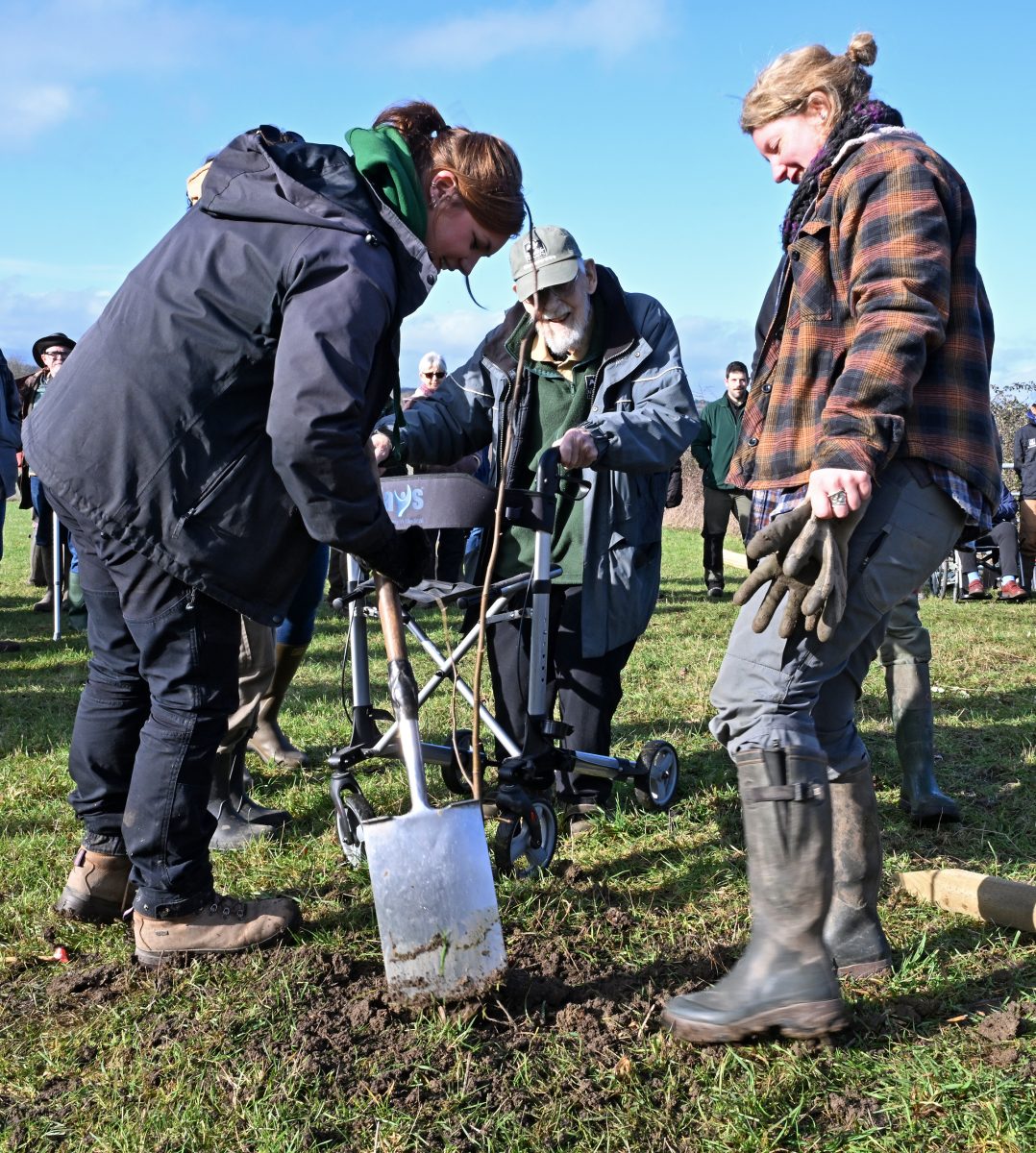 Worcestershire naturalist honoured with tree planting - The Evesham ...